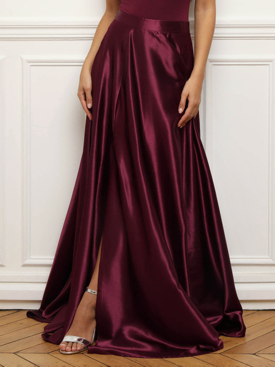 Jupe longue noire taille haute effet satinée